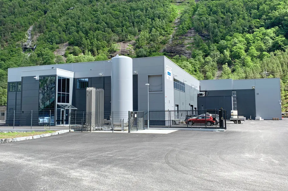 Hofseth og Artec Aqua inngår forlik