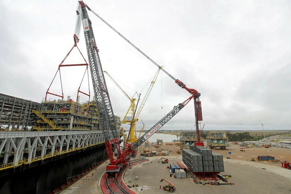 Heavy-lift specialist ALE completed what it claims is the world's ...