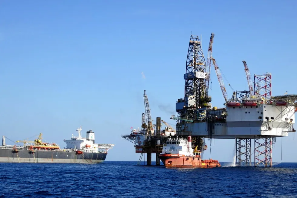Vietnam: Drilling rig in position for three-well Cuu Long campaign ...