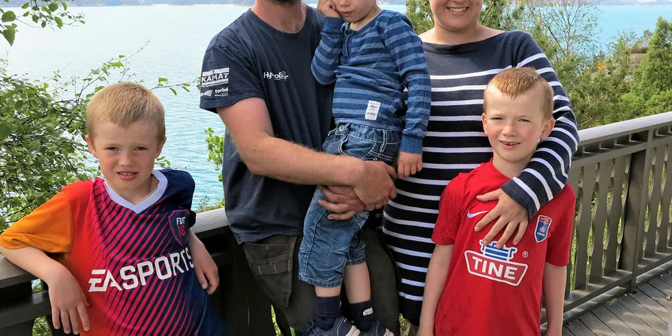 Kystfiskeren er usikker på om han klarer å beholde båter og kvoter ...