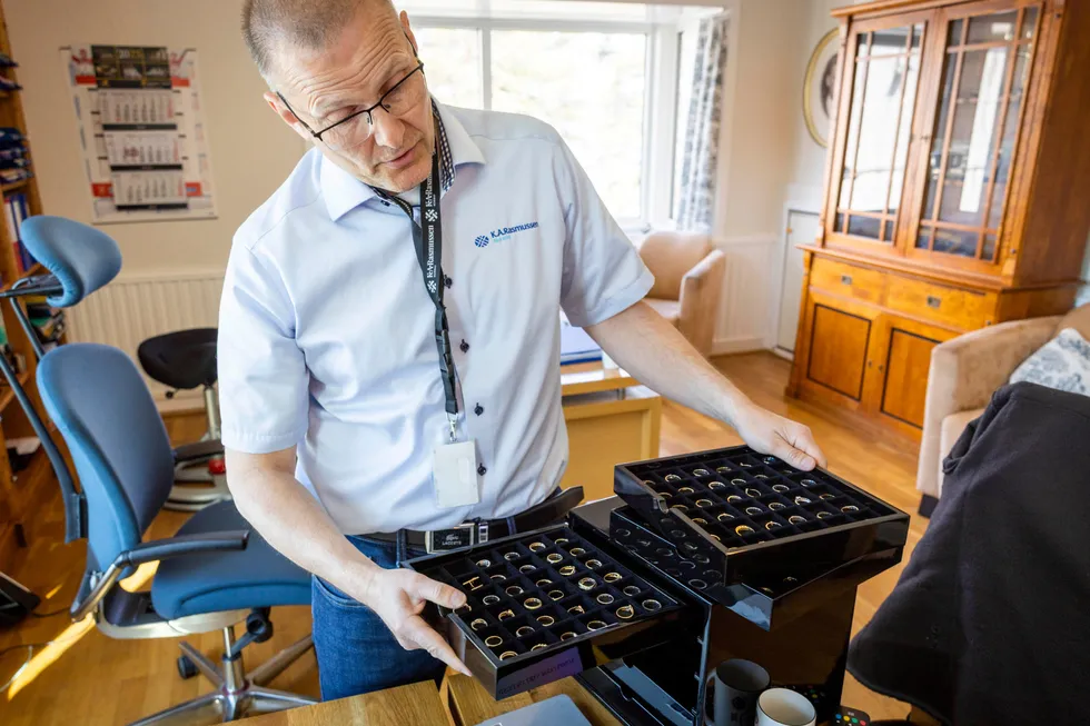 Rush hos gullsmelter: – Særlig de med dårlig råd som selger | DN