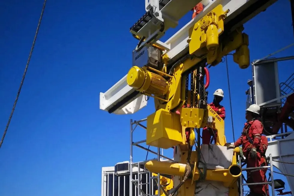 COOEC completes laying first section of gas field umbilicals in South ...