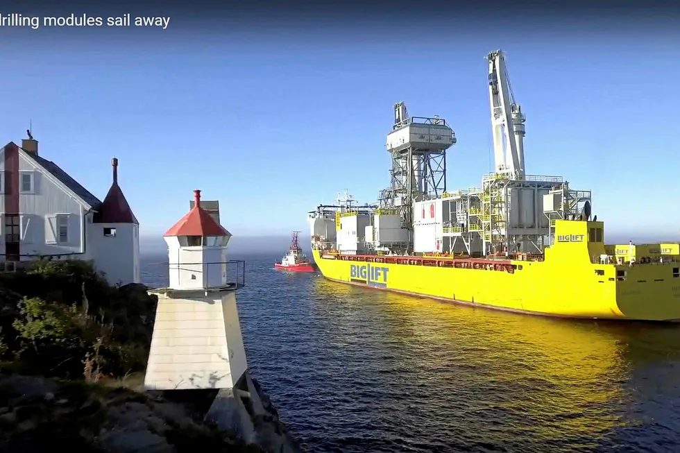 Video: Peregrino 2 modules sail away | Upstream