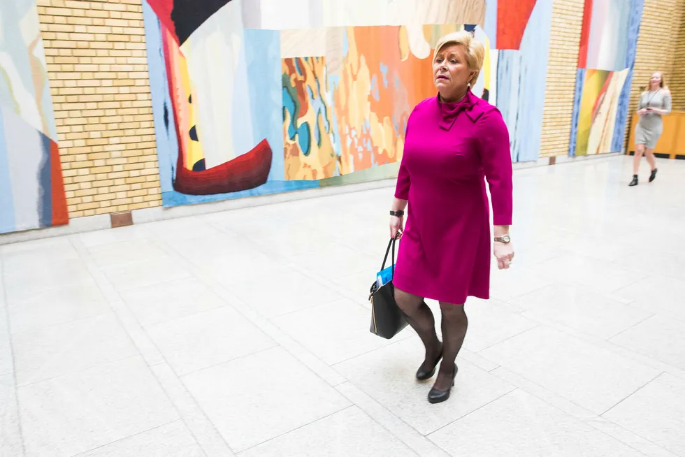 Regjeringspartiene råder Jensen til å myke opp kravene til unge ...