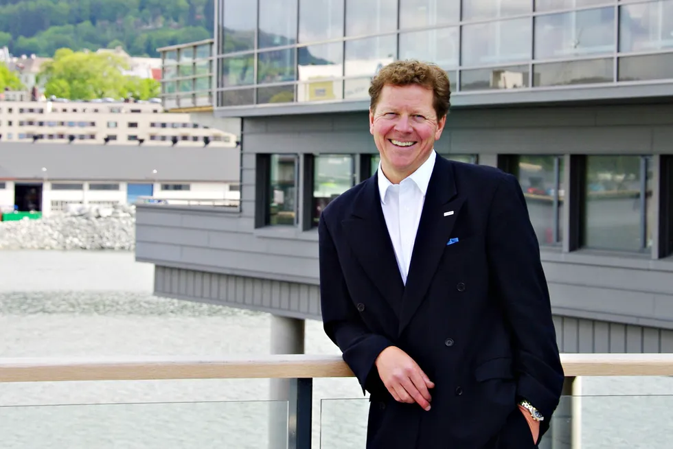 Bergensmilliardær melder flytting til Sveits | DN