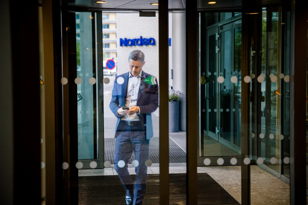 Politiet løslater de fem siktede i korrupsjonssaken – men siktelsene ...