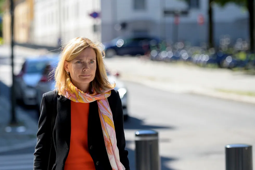 Krisemøte om Tangen-saken i Norges Bank - holder pressekonferanse 19:00 ...