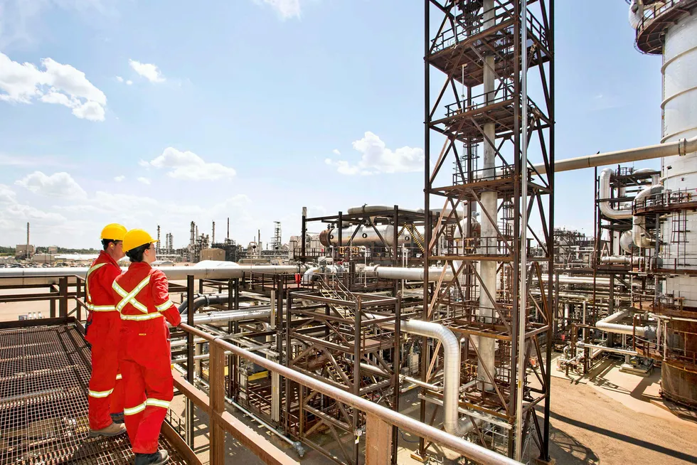 Shell unveils plans for giant Canadian carbon capture and storage ...