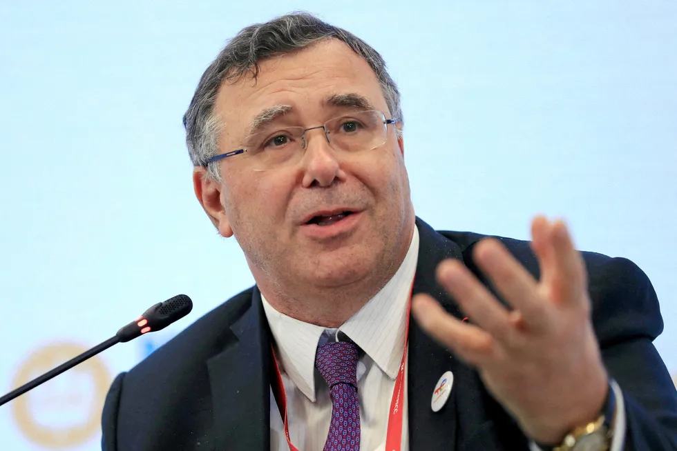 Qatar giant dishes out $6 billion awards for huge offshore oilfield ...