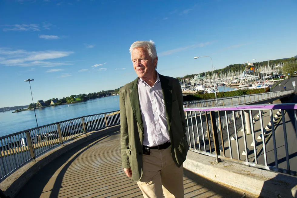 Tidligere ansatt krever en halv million kroner av Niels Torps ...