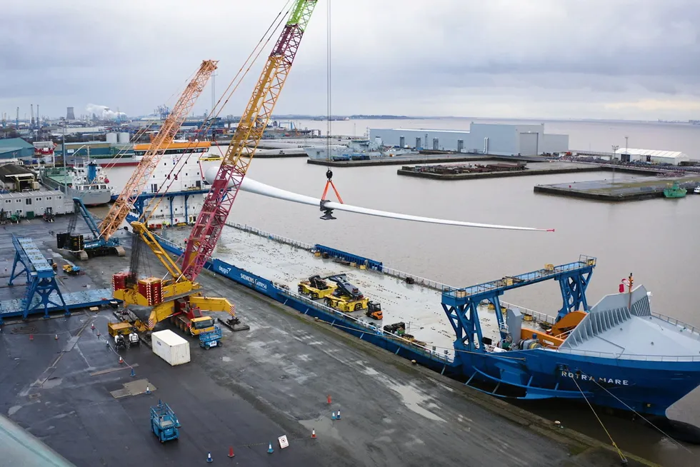 Siemens Gamesa Hull strike could hobble giant UK offshore wind projects: union | Recharge