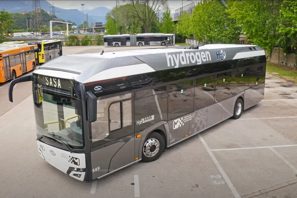 Real-world figures | Hydrogen buses cost 2.3 times more to run per km ...