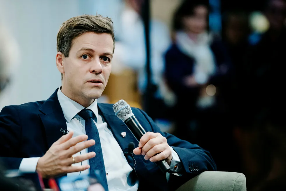 Farlig forsvarsfeide | DN