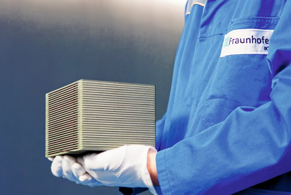 Thyssenkrupp Nucera expands into solid-oxide hydrogen electrolysers ...