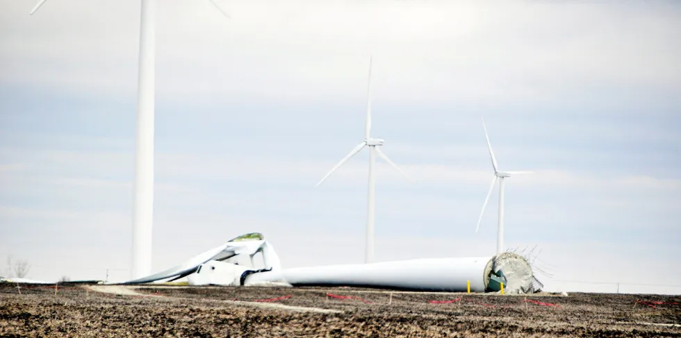 Turbine 'leaned then collapsed' at US wind farm: urgent probe underway ...