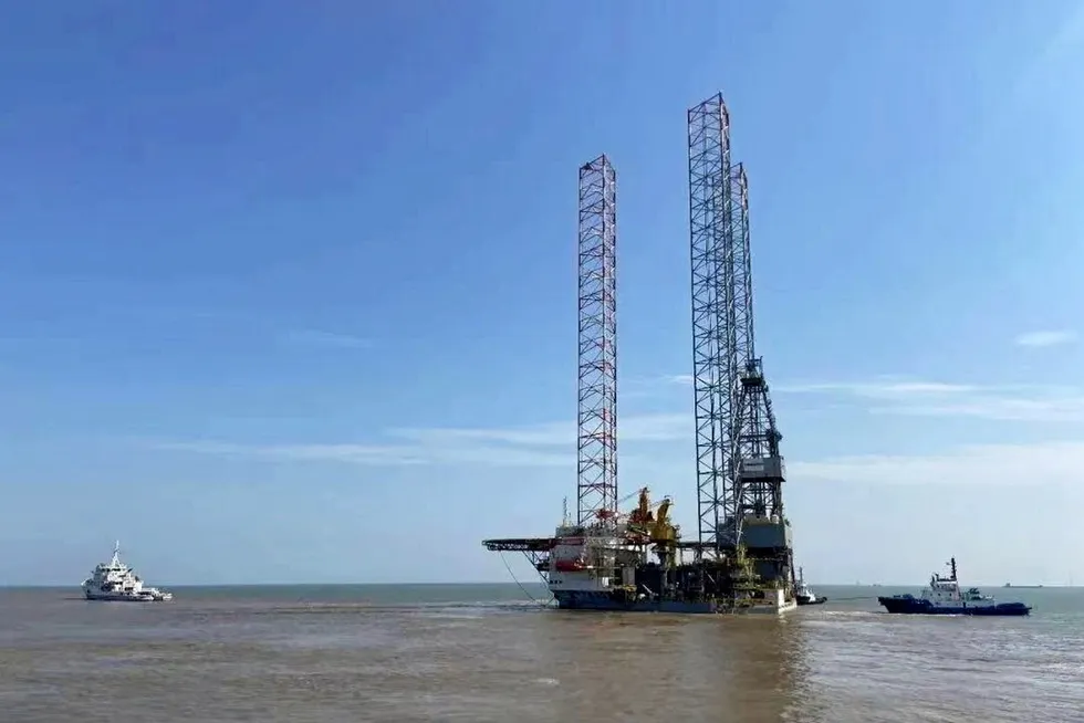 COSL signs hugely lucrative Middle East offshore drilling contracts ...