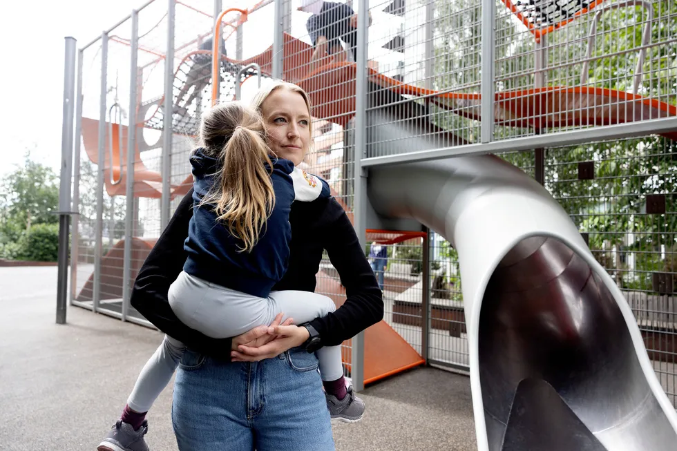 Høyre-topp tar oppgjør med hentefri og tradwives: – Kan ikke la alt bli ...