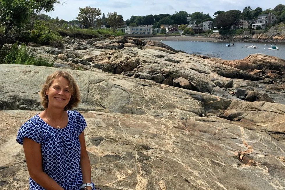 Hører du klikk, plopp og grynt helt opp på svaberget i sommer ...