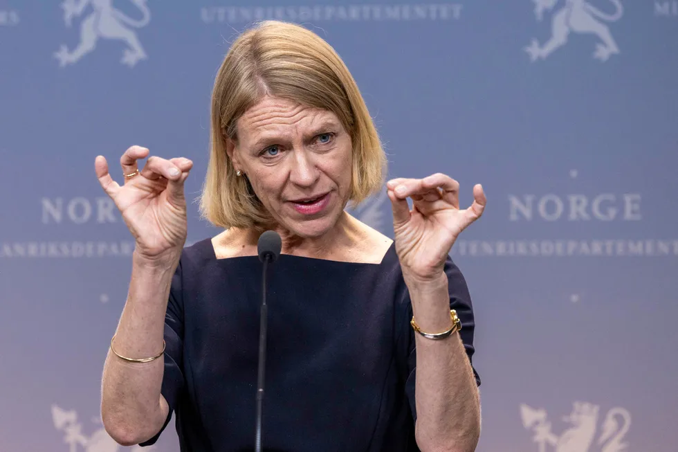 Partier slakter Huitfeldt-håndtering: – Fremstår uansvarlig | DN