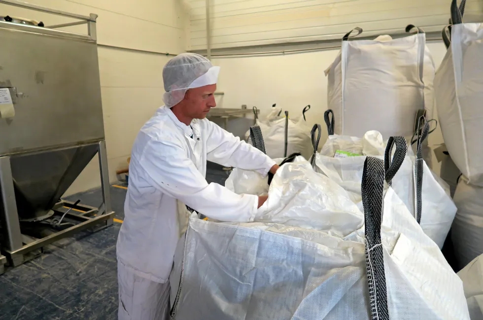 Fikk kjempebot etter at ansatt måtte amputere hånden | Fiskeribladet