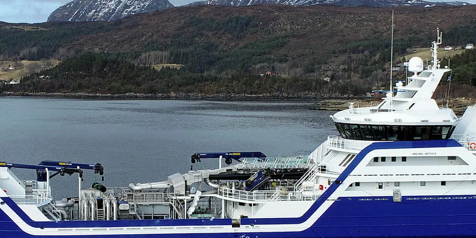 Verdens første hybride brønnbåt er overlevert Salmar | Fiskeribladet