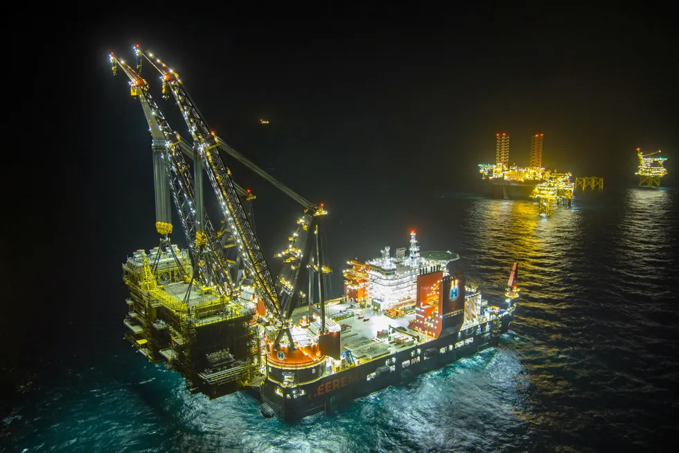 ‘World-record’ offshore lift puts final Tyra platform in position ...
