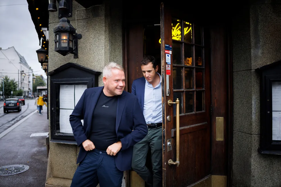 Blå og røde spinndoktorer slår seg sammen i nytt pr-byrå | DN