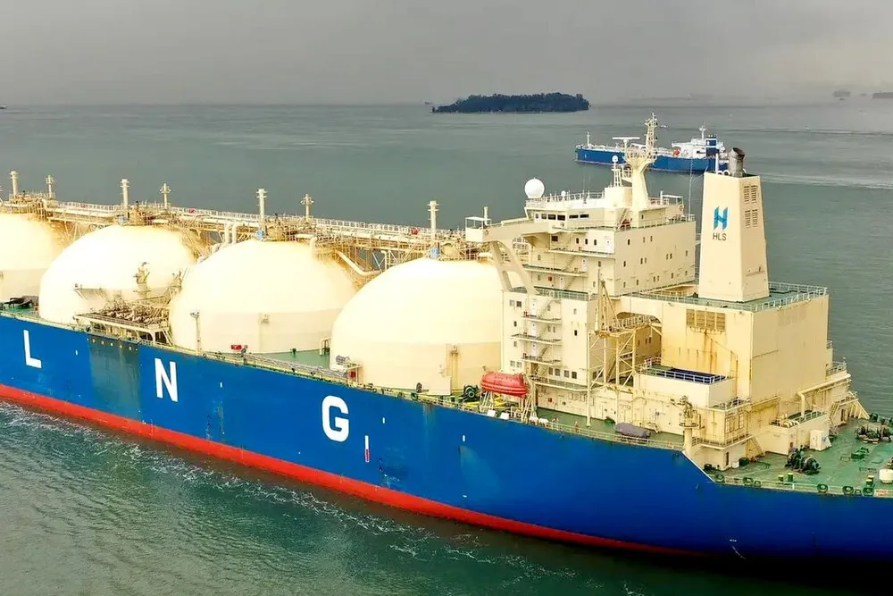 Hyundai LNG Shipping floats steamship duo for en-bloc sale