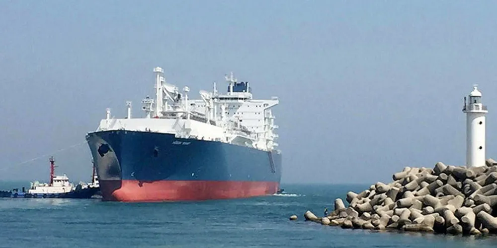 Hoegh LNG Holdings hints at fleet growth as FSRU demand soars