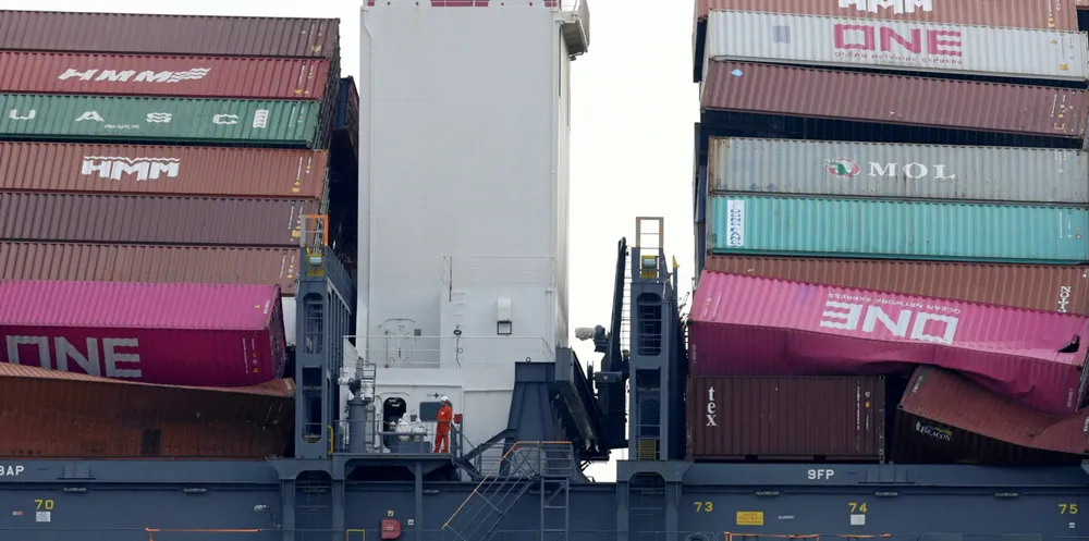 ONE Apus container collapse fuels tangled web of court claims in New ...