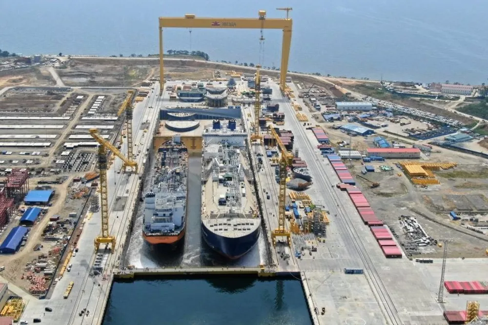 Zvezda delivers US-sanctioned ice-class tanker with LNG carrier poised ...