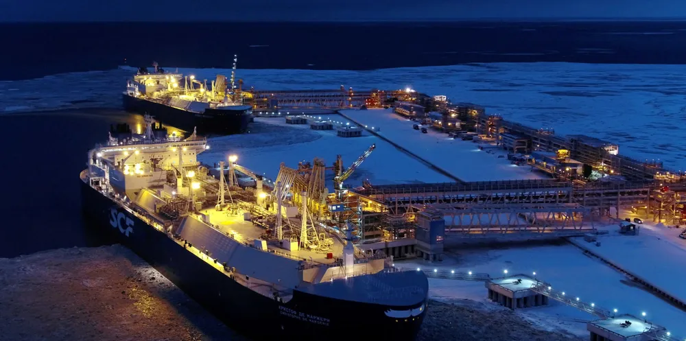 First shadow fleet LNG carrier loads cargo at Russian Arctic terminal