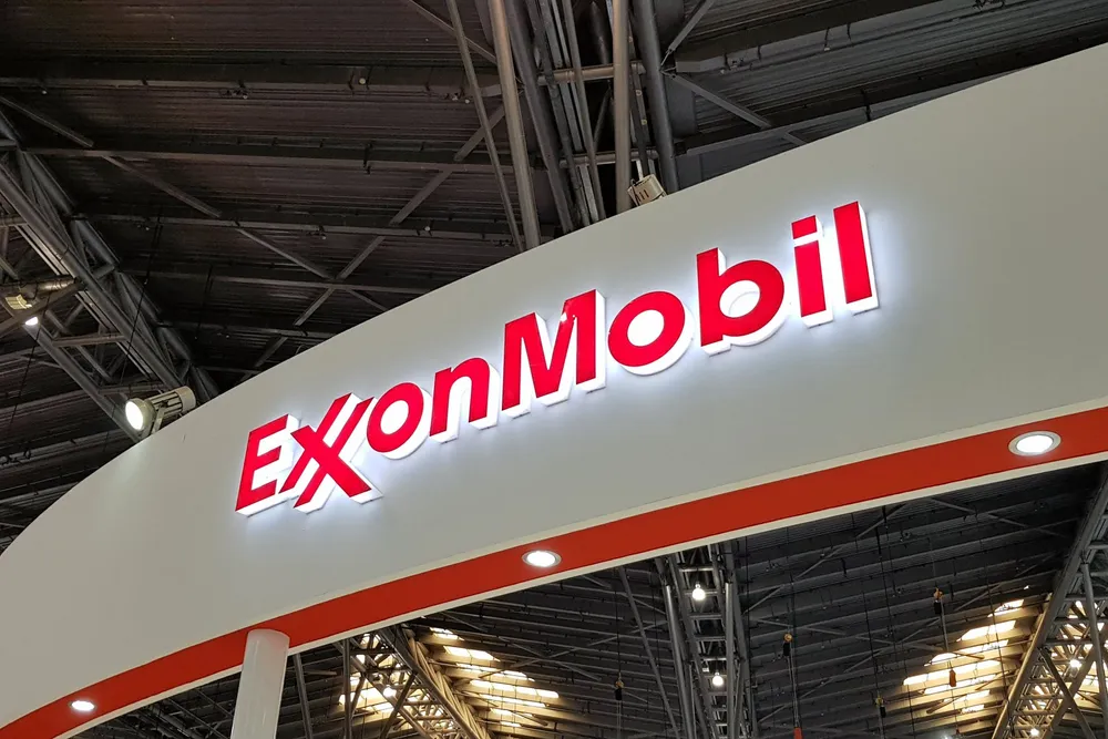 ExxonMobil poised to dive into LNG bunker vessels sector