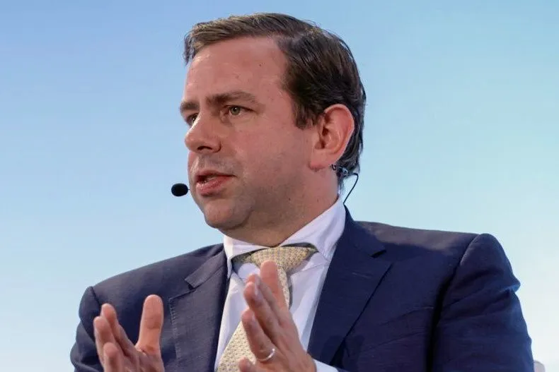 Shell shuffles oil and gas executives in next stage of strategy reset