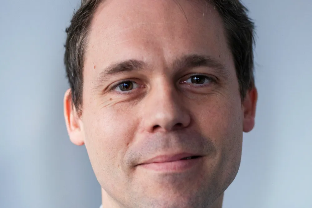 Carsten Rehder sells out of container ships with disposal of brace to ...