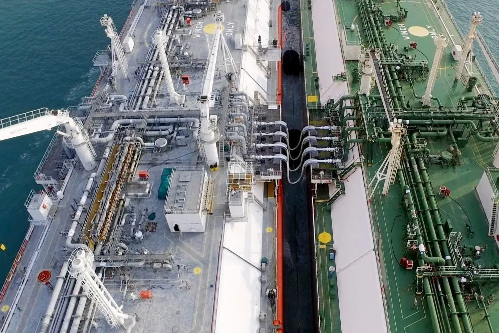 Excelerate Energy poised to buy LNG carrier as first FSRU conversion ...