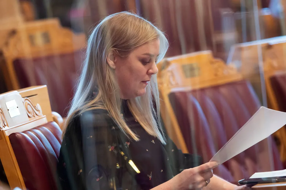 Olje- og energiminister Tina Bru og Espen Barth Eide i ordkrig om ...