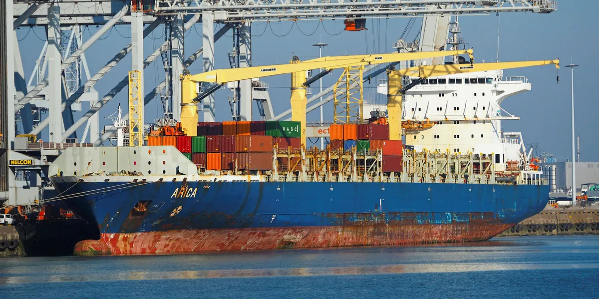 Interunity and NSC take over restructuring of boxship fleet