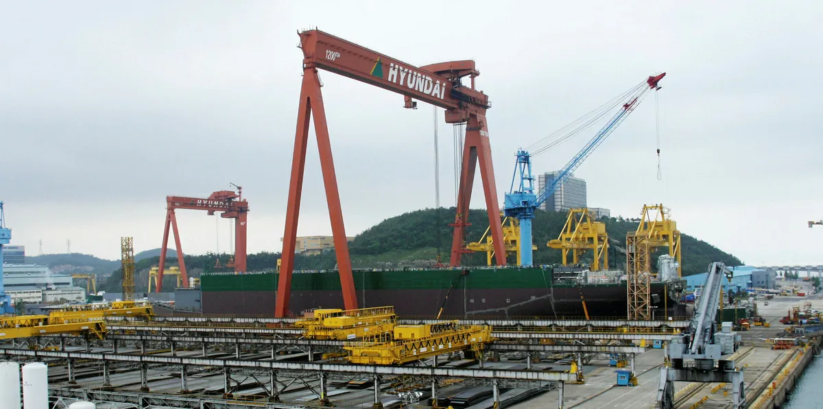 CM Lemos orders up to four suezmaxes at Hyundai Samho