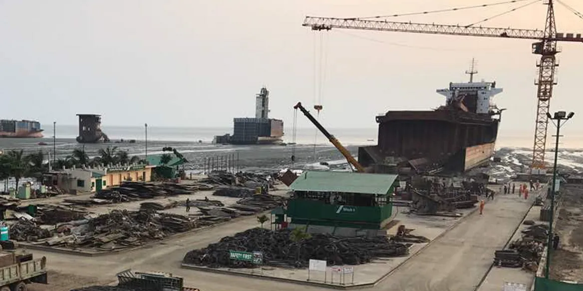 MOL, H-Line and MSC scrap older bulkers and container ships ahead of ...