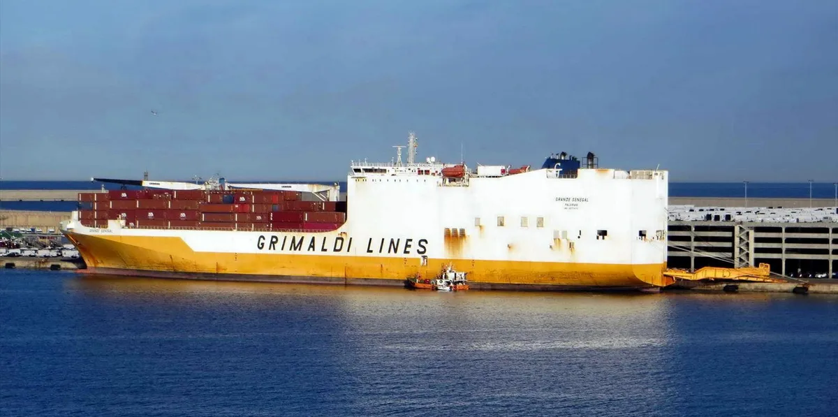 Grimaldi conro ship remains aground off Mexico for several days