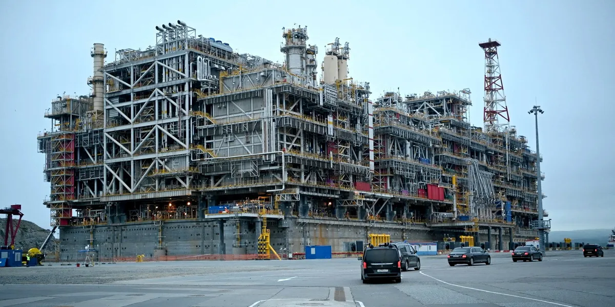 Russia’s second supersize FSU arrives on site as Arctic LNG 2 unit ...