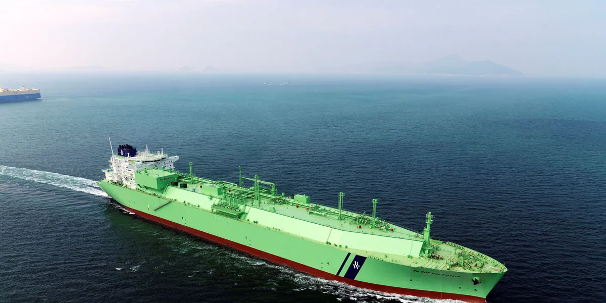 BW behind LNG carrier to FSRU conversion job