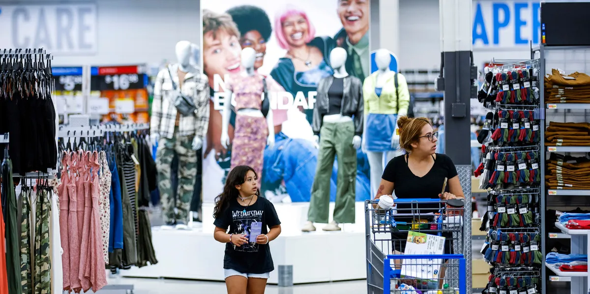Retail giant Walmart offers ocean shipping to e-commerce network