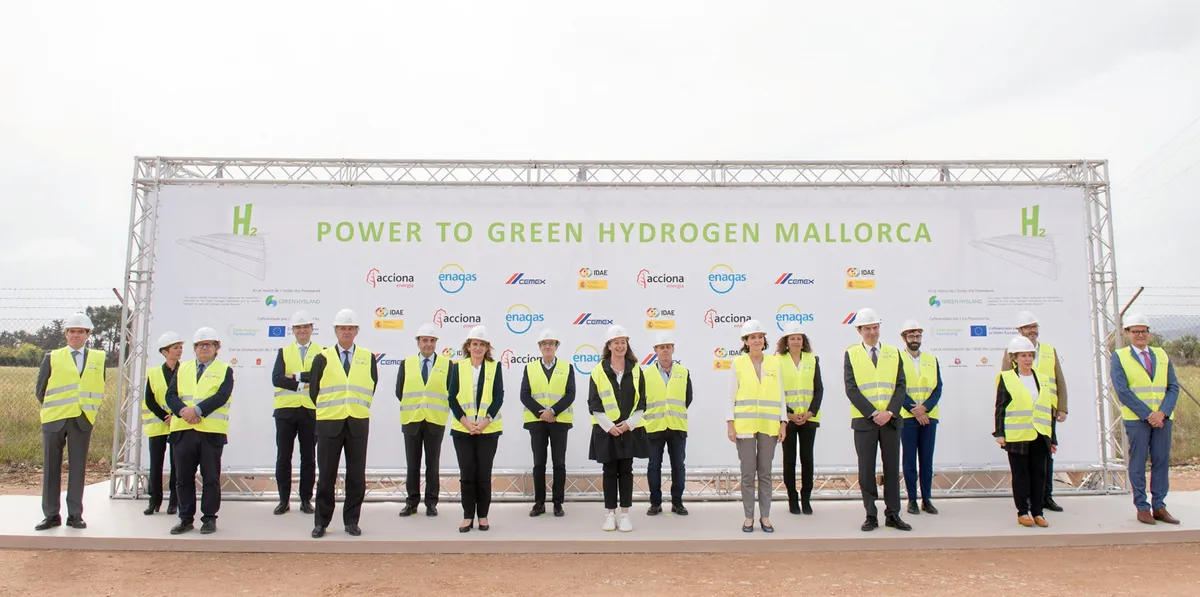 Spain starts up flagship industrial green hydrogen plant – and first ...