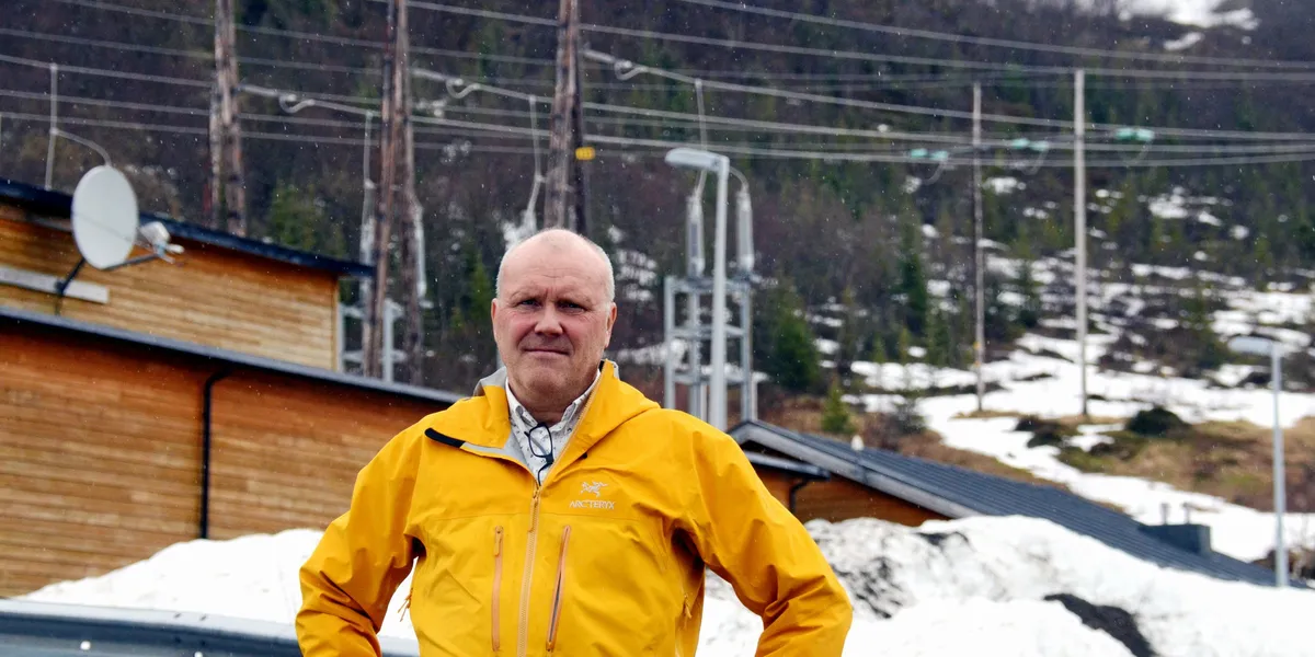 Uvær blåste bort over en tredjedel av overskuddet i kraftselskapet