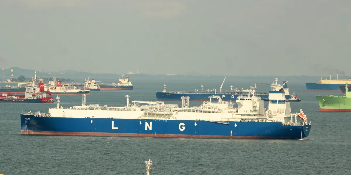 Russia slowly empties long-idling shadow LNG fleet ships as others head south