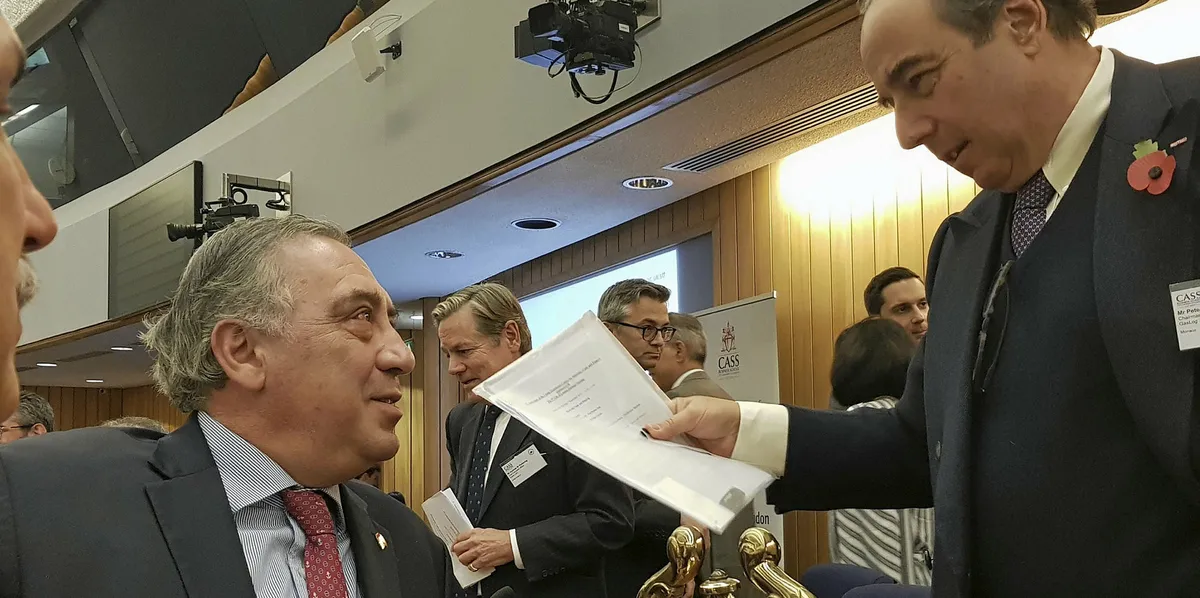 Peter Livanos says he will press ‘pause’ on LNG newbuildings