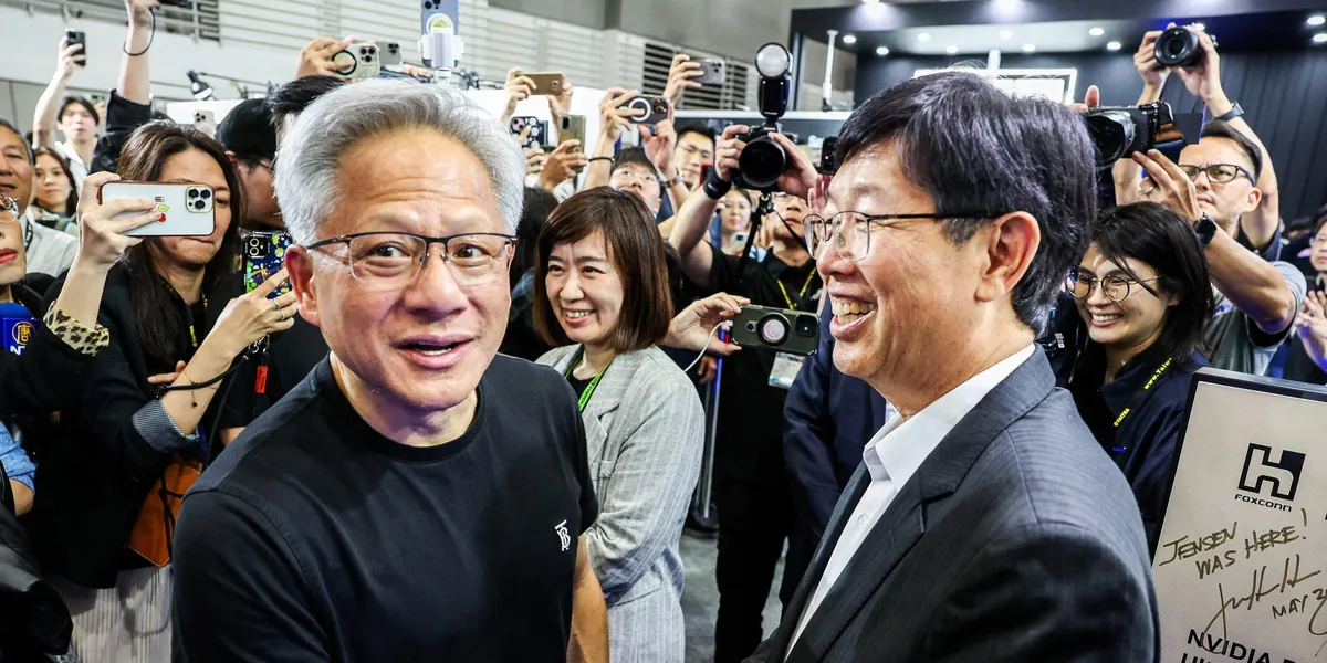 Nvidia-sjefen inviterer rivaler til KI-samarbeid: –Et paradigmeskifte ...