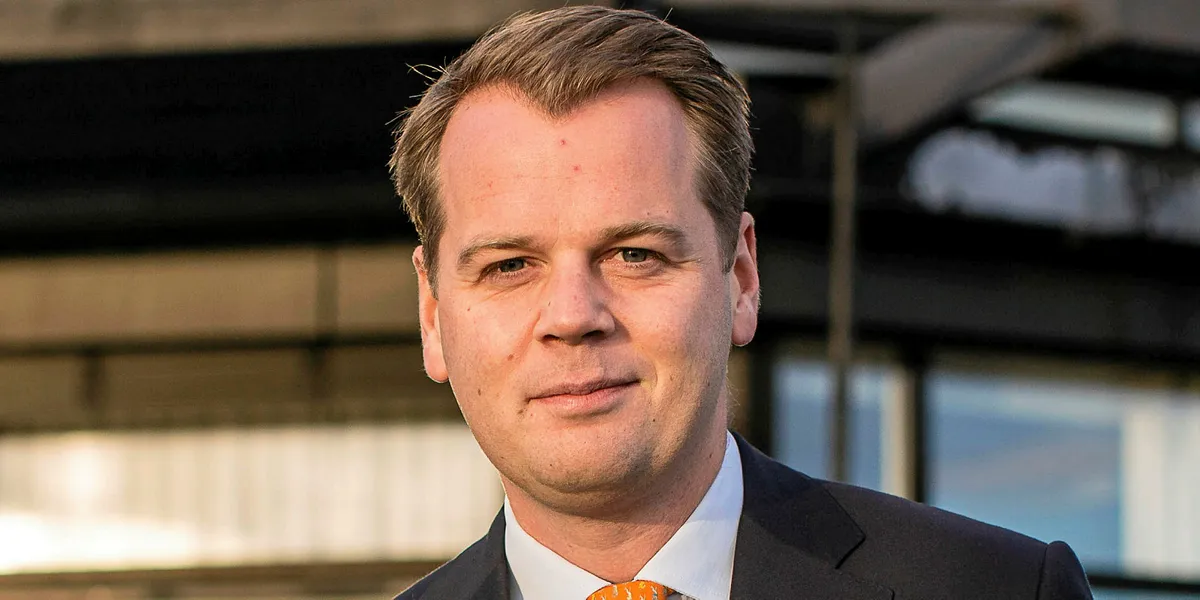 Frontline adds VLCC chartering man in Singapore